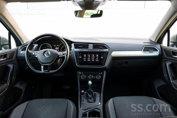 Grey Volkswagen Tiguan 2019 in Riga, with an engine capacity of 2.00 L and mileage of 157 thousand km for 15950 €, photo 8 on AUTOMOTO.COM.LV