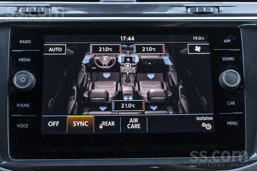 Pelēks Volkswagen Tiguan 2019 Rīga, ar dzinēja tilpumu 2.00 L un nobraukumu 157 tūkst. km par 15950 €, foto 13 vietnē AUTOMOTO.COM.LV