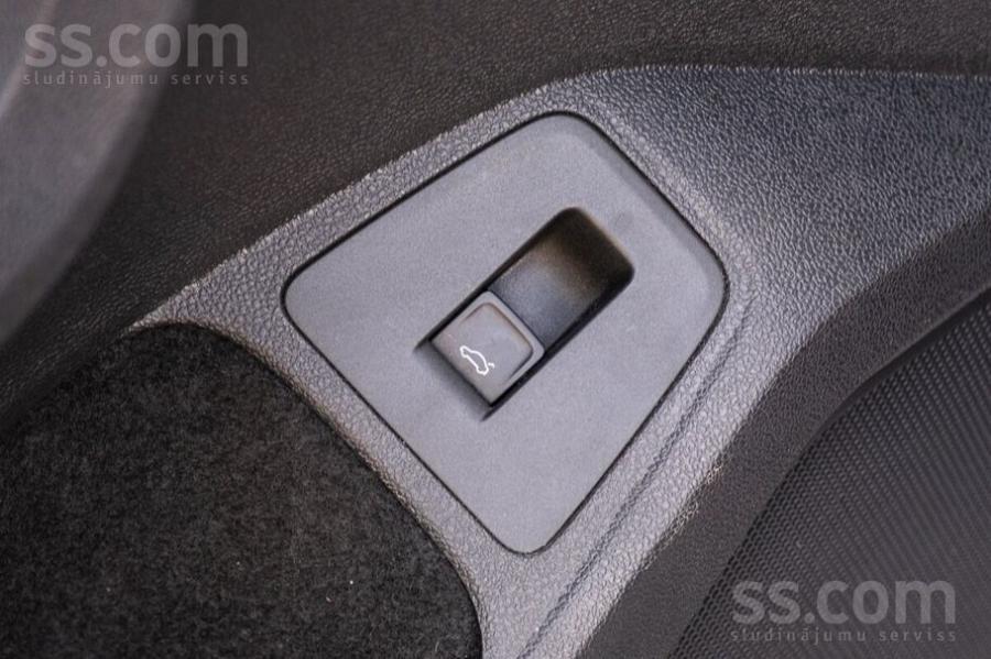 Pelēks Volkswagen Tiguan 2019 Rīga, ar dzinēja tilpumu 2.00 L un nobraukumu 157 tūkst. km par 15950 €, foto 20 vietnē AUTOMOTO.COM.LV