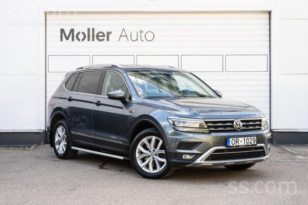 Grey Volkswagen Tiguan 2019 in Riga, with an engine capacity of 2.00 L and mileage of 113 thousand km for 21950 €, photo 2 on AUTOMOTO.COM.LV