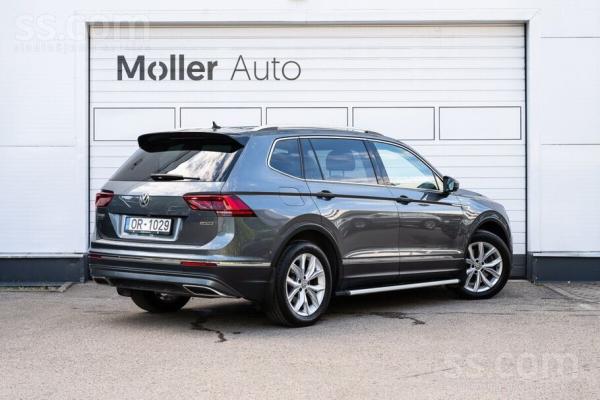 Grey Volkswagen Tiguan 2019 in Riga, with an engine capacity of 2.00 L and mileage of 113 thousand km for 21950 €, photo 4 on AUTOMOTO.COM.LV