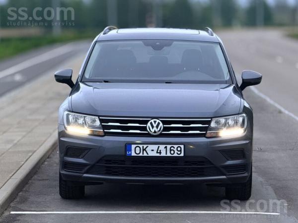 Grey Volkswagen Tiguan 2019 in Riga, with an engine capacity of 1.50 L and mileage of 164 thousand km for 14950 €, photo 2 on AUTOMOTO.COM.LV