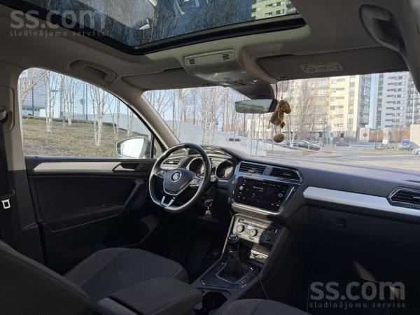 Grey Volkswagen Tiguan 2019 in Riga, with an engine capacity of 1.50 L and mileage of 164 thousand km for 14950 €, photo 6 on AUTOMOTO.COM.LV