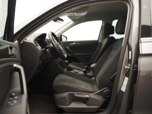Grey Volkswagen Tiguan 2019 in Vilnius, with an engine capacity of 1.97 L and mileage of 137 thousand km for 20900 €, photo 9 on AUTOMOTO.COM.LV