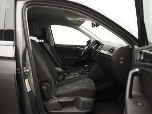 Grey Volkswagen Tiguan 2019 in Vilnius, with an engine capacity of 1.97 L and mileage of 137 thousand km for 20900 €, photo 11 on AUTOMOTO.COM.LV