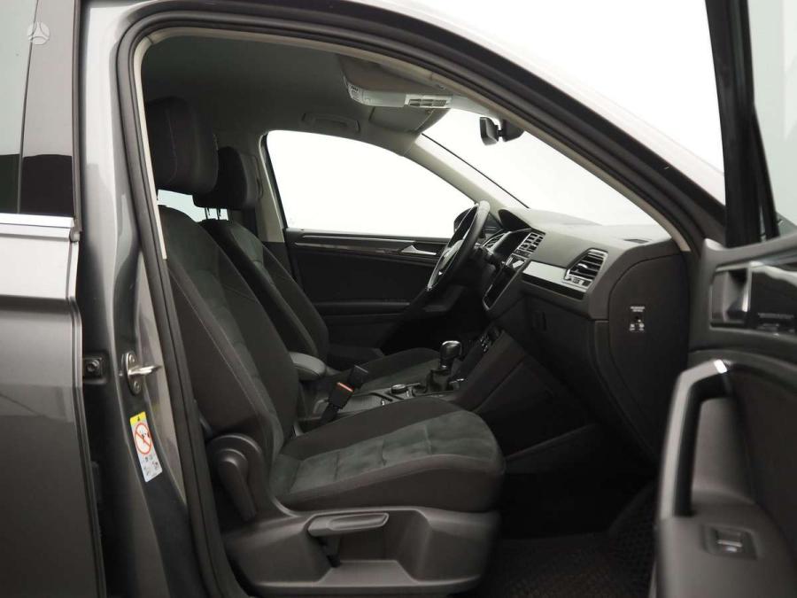 Grey Volkswagen Tiguan 2019 in Vilnius, with an engine capacity of 1.97 L and mileage of 137 thousand km for 20900 €, photo 11 on AUTOMOTO.COM.LV