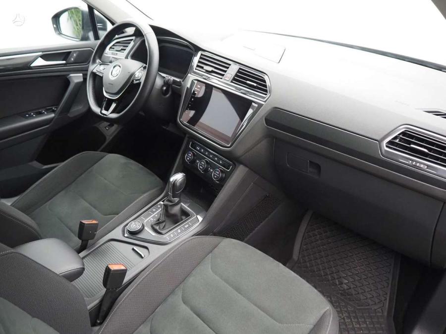 Grey Volkswagen Tiguan 2019 in Vilnius, with an engine capacity of 1.97 L and mileage of 137 thousand km for 20900 €, photo 12 on AUTOMOTO.COM.LV