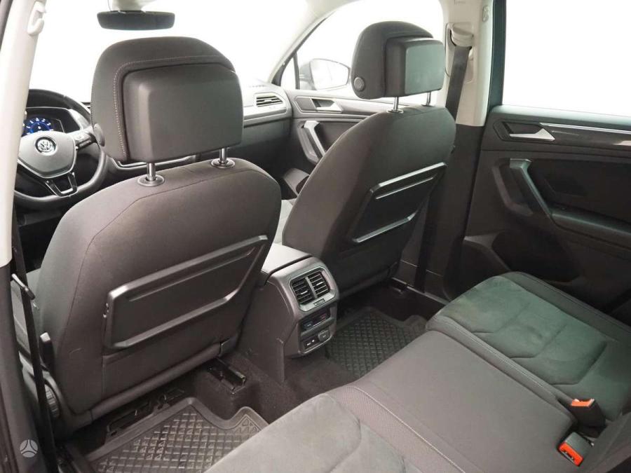 Grey Volkswagen Tiguan 2019 in Vilnius, with an engine capacity of 1.97 L and mileage of 137 thousand km for 20900 €, photo 16 on AUTOMOTO.COM.LV