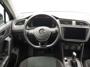 Grey Volkswagen Tiguan 2019 in Vilnius, with an engine capacity of 1.97 L and mileage of 137 thousand km for 20900 €, photo 21 on AUTOMOTO.COM.LV