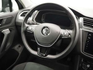 Grey Volkswagen Tiguan 2019 in Vilnius, with an engine capacity of 1.97 L and mileage of 137 thousand km for 20900 €, photo 23 on AUTOMOTO.COM.LV