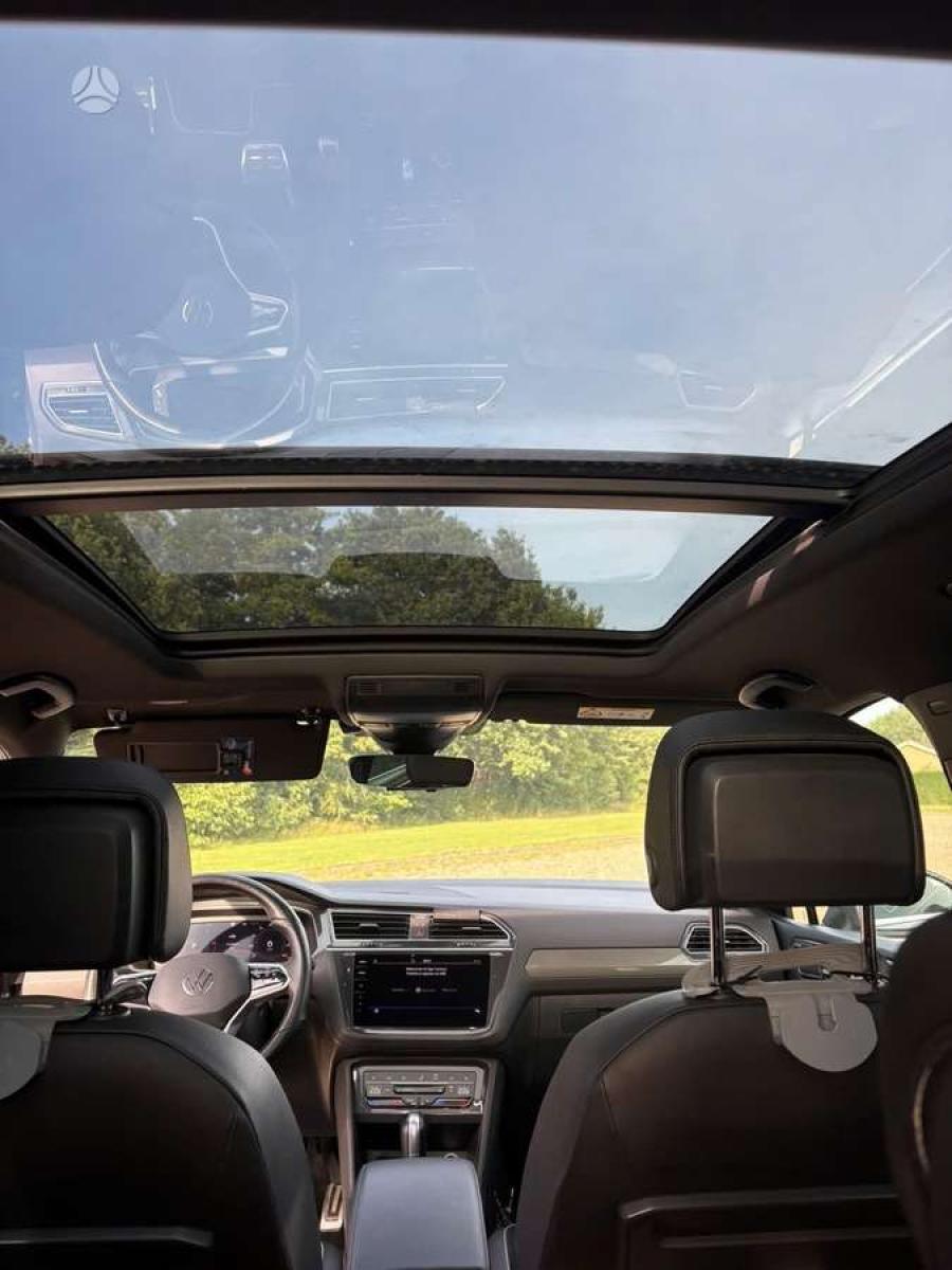 Grey Volkswagen Tiguan 2019 in Panevezys, with an engine capacity of 1.97 L and mileage of 233 thousand km for 18999 €, photo 11 on AUTOMOTO.COM.LV