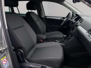 Grey Volkswagen Tiguan 2019 in Vilnius, with an engine capacity of 2.00 L and mileage of 57 thousand km for 19999 €, photo 8 on AUTOMOTO.COM.LV