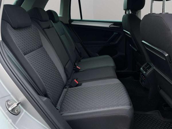 Pelēks Volkswagen Tiguan 2019 Viļņa, ar dzinēja tilpumu 2.00 L un nobraukumu 57 tūkst. km par 19999 €, foto 9 vietnē AUTOMOTO.COM.LV