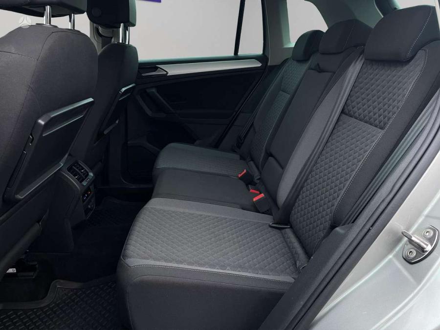 Grey Volkswagen Tiguan 2019 in Vilnius, with an engine capacity of 2.00 L and mileage of 57 thousand km for 19999 €, photo 10 on AUTOMOTO.COM.LV