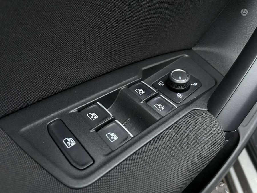 Grey Volkswagen Tiguan 2019 in Vilnius, with an engine capacity of 2.00 L and mileage of 57 thousand km for 19999 €, photo 12 on AUTOMOTO.COM.LV