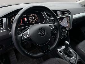 Grey Volkswagen Tiguan 2019 in Vilnius, with an engine capacity of 2.00 L and mileage of 57 thousand km for 19999 €, photo 14 on AUTOMOTO.COM.LV