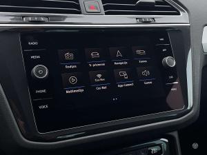 Grey Volkswagen Tiguan 2019 in Vilnius, with an engine capacity of 2.00 L and mileage of 57 thousand km for 19999 €, photo 19 on AUTOMOTO.COM.LV