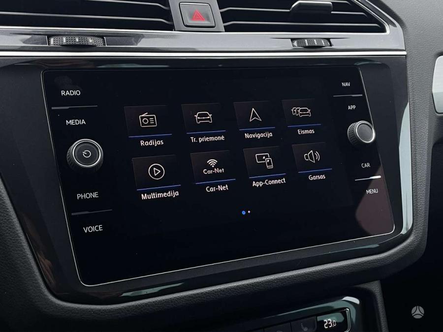 Grey Volkswagen Tiguan 2019 in Vilnius, with an engine capacity of 2.00 L and mileage of 57 thousand km for 19999 €, photo 19 on AUTOMOTO.COM.LV
