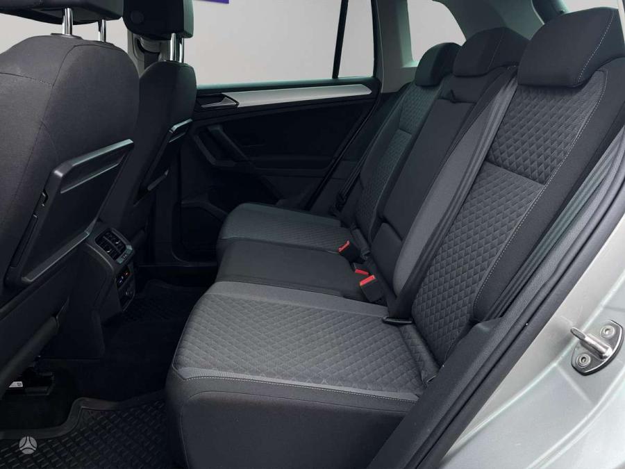 Pelēks Volkswagen Tiguan 2019 Viļņa, ar dzinēja tilpumu 2.00 L un nobraukumu 57 tūkst. km par 19999 €, foto 10 vietnē AUTOMOTO.COM.LV