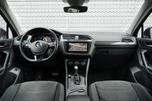 Grey Volkswagen Tiguan 2019 in Marupe, with an engine capacity of 2.00 L and mileage of 161 thousand km for 19200 €, photo 7 on AUTOMOTO.COM.LV