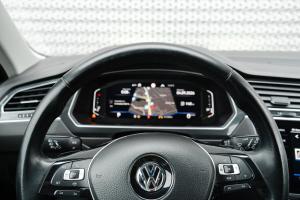 Grey Volkswagen Tiguan 2019 in Marupe, with an engine capacity of 2.00 L and mileage of 161 thousand km for 19200 €, photo 11 on AUTOMOTO.COM.LV