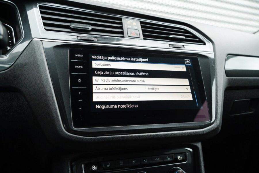 Grey Volkswagen Tiguan 2019 in Marupe, with an engine capacity of 2.00 L and mileage of 161 thousand km for 19200 €, photo 19 on AUTOMOTO.COM.LV
