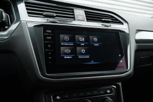 Grey Volkswagen Tiguan 2019 in Marupe, with an engine capacity of 2.00 L and mileage of 161 thousand km for 19200 €, photo 21 on AUTOMOTO.COM.LV