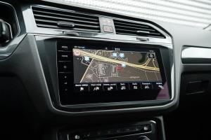 Grey Volkswagen Tiguan 2019 in Marupe, with an engine capacity of 2.00 L and mileage of 161 thousand km for 19200 €, photo 23 on AUTOMOTO.COM.LV