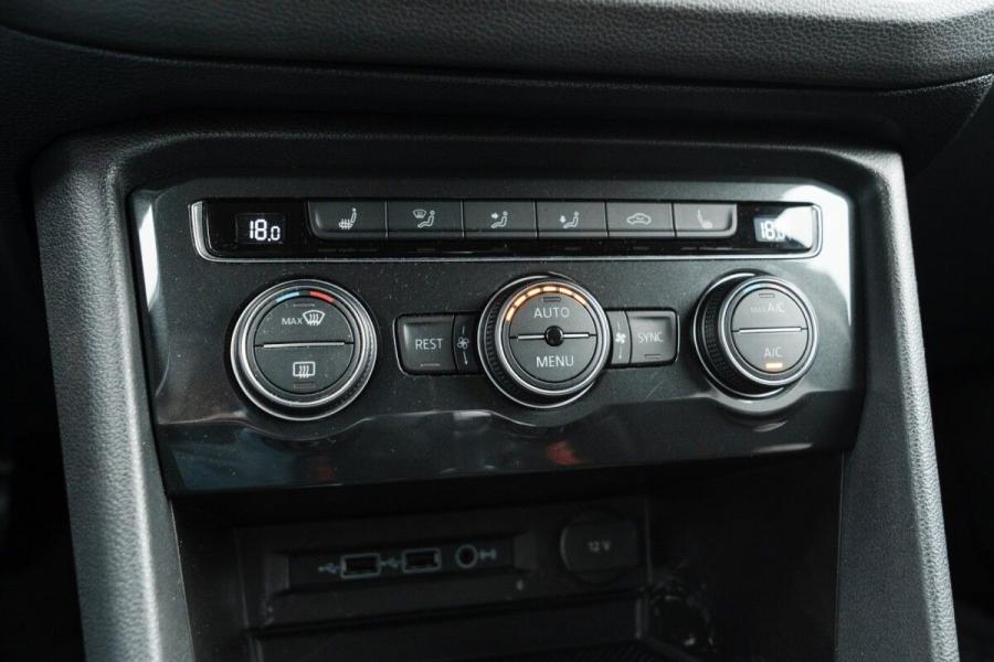 Grey Volkswagen Tiguan 2019 in Marupe, with an engine capacity of 2.00 L and mileage of 161 thousand km for 19200 €, photo 24 on AUTOMOTO.COM.LV