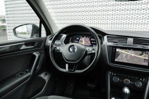 Grey Volkswagen Tiguan 2019 in Marupe, with an engine capacity of 2.00 L and mileage of 161 thousand km for 19200 €, photo 26 on AUTOMOTO.COM.LV