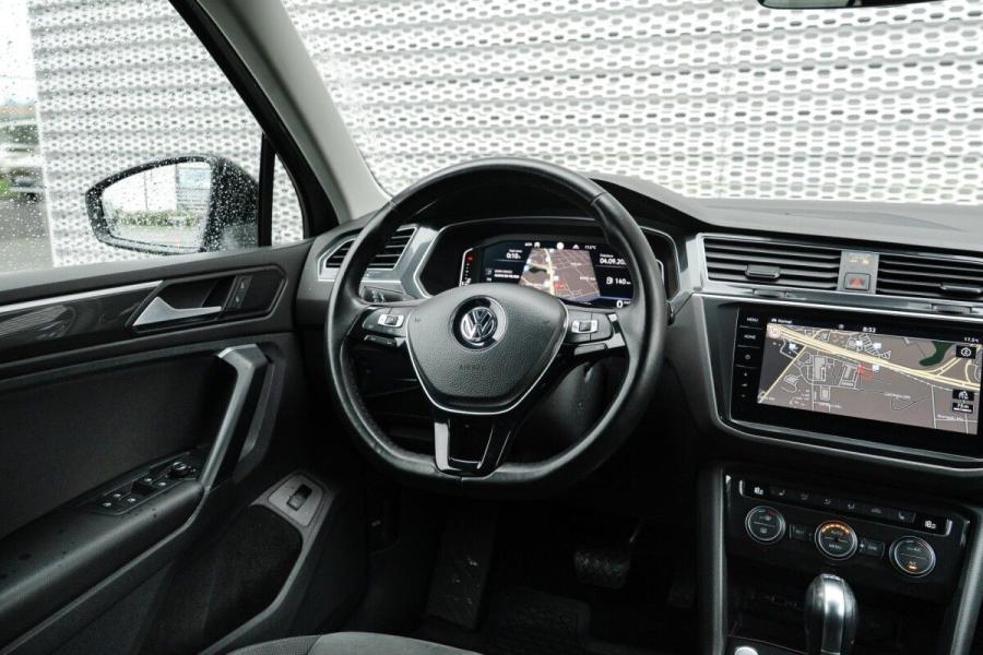Grey Volkswagen Tiguan 2019 in Marupe, with an engine capacity of 2.00 L and mileage of 161 thousand km for 19200 €, photo 26 on AUTOMOTO.COM.LV
