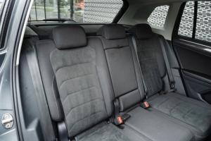 Grey Volkswagen Tiguan 2019 in Marupe, with an engine capacity of 2.00 L and mileage of 161 thousand km for 19200 €, photo 27 on AUTOMOTO.COM.LV