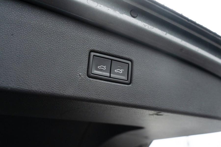 Grey Volkswagen Tiguan 2019 in Marupe, with an engine capacity of 2.00 L and mileage of 161 thousand km for 19200 €, photo 30 on AUTOMOTO.COM.LV