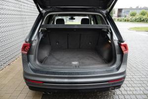 Pelēks Volkswagen Tiguan 2019 Rīga, ar dzinēja tilpumu 2.00 L un nobraukumu 161 tūkst. km par 19200 €, foto 29 vietnē AUTOMOTO.COM.LV