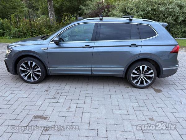 Volkswagen Tiguan 2019 in Tallinn on AUTOMOTO.COM.LV Grey Volkswagen Tiguan 2019 in Tallinn, with an engine capacity of 2.00 L and mileage of 160 thousand km for 24500 €, photo 3 on AUTOMOTO.COM.LV