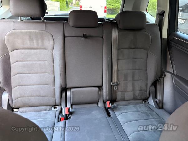 Volkswagen Tiguan 2019 in Tallinn on AUTOMOTO.COM.LV Grey Volkswagen Tiguan 2019 in Tallinn, with an engine capacity of 2.00 L and mileage of 160 thousand km for 24500 €, photo 9 on AUTOMOTO.COM.LV