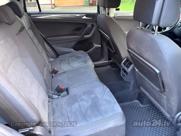 Volkswagen Tiguan 2019 in Tallinn on AUTOMOTO.COM.LV Grey Volkswagen Tiguan 2019 in Tallinn, with an engine capacity of 2.00 L and mileage of 160 thousand km for 24500 €, photo 10 on AUTOMOTO.COM.LV