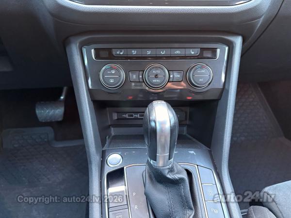 Volkswagen Tiguan 2019 in Tallinn on AUTOMOTO.COM.LV Grey Volkswagen Tiguan 2019 in Tallinn, with an engine capacity of 2.00 L and mileage of 160 thousand km for 24500 €, photo 11 on AUTOMOTO.COM.LV