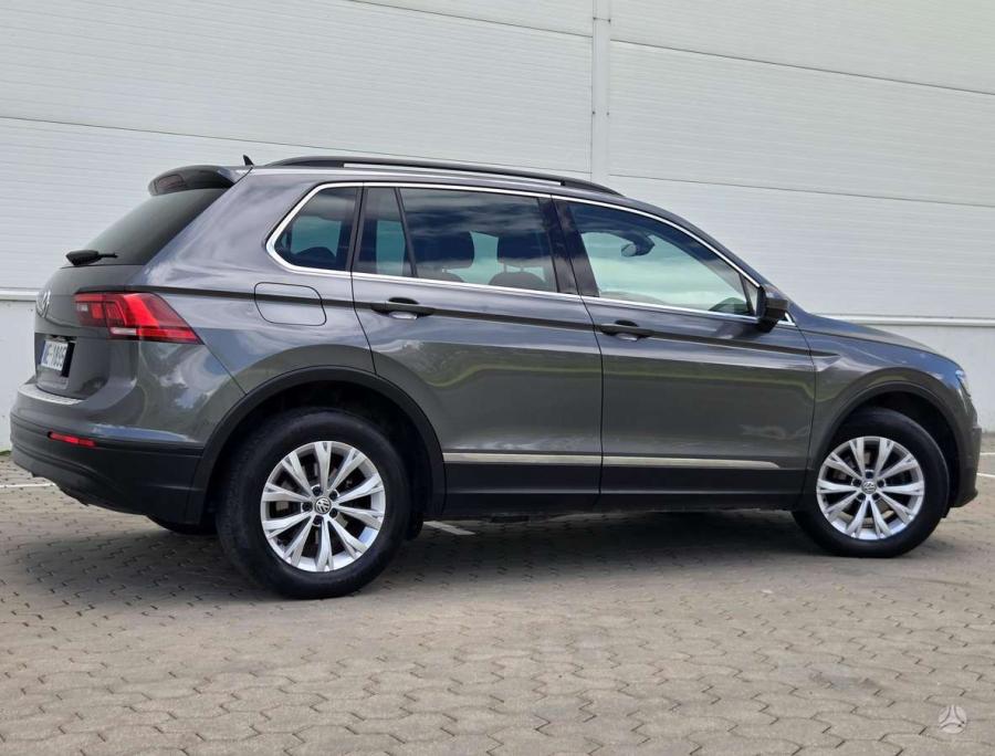 Pelēks Volkswagen Tiguan 2019 Rīga, ar dzinēja tilpumu 1.97 L un nobraukumu 178 tūkst. km par 15700 €, foto 35 vietnē AUTOMOTO.COM.LV