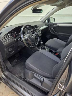 Pelēks Volkswagen Tiguan 2019 Rīga, ar dzinēja tilpumu 1.97 L un nobraukumu 178 tūkst. km par 15700 €, foto 44 vietnē AUTOMOTO.COM.LV