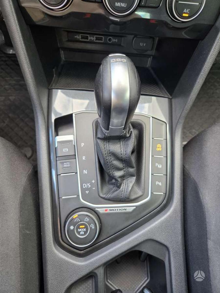 Pelēks Volkswagen Tiguan 2019 Rīga, ar dzinēja tilpumu 1.97 L un nobraukumu 178 tūkst. km par 15700 €, foto 45 vietnē AUTOMOTO.COM.LV