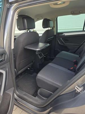 Pelēks Volkswagen Tiguan 2019 Rīga, ar dzinēja tilpumu 1.97 L un nobraukumu 178 tūkst. km par 15700 €, foto 47 vietnē AUTOMOTO.COM.LV