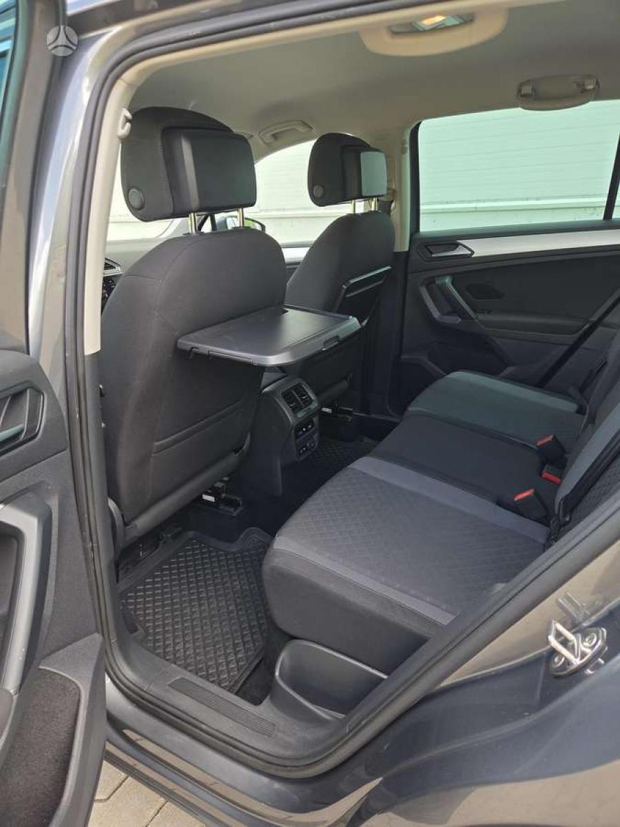 Pelēks Volkswagen Tiguan 2019 Rīga, ar dzinēja tilpumu 1.97 L un nobraukumu 178 tūkst. km par 15700 €, foto 47 vietnē AUTOMOTO.COM.LV