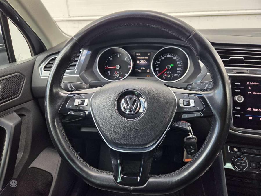 Pelēks Volkswagen Tiguan 2019 Rīga, ar dzinēja tilpumu 1.97 L un nobraukumu 178 tūkst. km par 15700 €, foto 59 vietnē AUTOMOTO.COM.LV