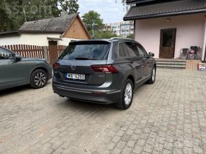 Grey Volkswagen Tiguan 2019 in Jurmala, with an engine capacity of 2.00 L and mileage of 55 thousand km for 20800 €, photo 4 on AUTOMOTO.COM.LV