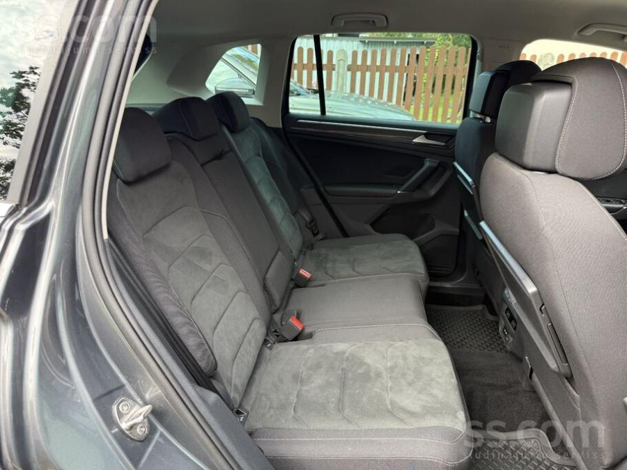 Grey Volkswagen Tiguan 2019 in Jurmala, with an engine capacity of 2.00 L and mileage of 55 thousand km for 20800 €, photo 9 on AUTOMOTO.COM.LV