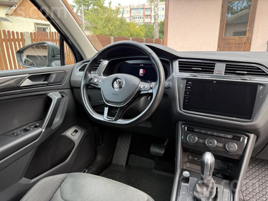 Grey Volkswagen Tiguan 2019 in Jurmala, with an engine capacity of 2.00 L and mileage of 55 thousand km for 20800 €, photo 11 on AUTOMOTO.COM.LV