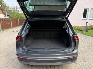 Grey Volkswagen Tiguan 2019 in Jurmala, with an engine capacity of 2.00 L and mileage of 55 thousand km for 20800 €, photo 20 on AUTOMOTO.COM.LV