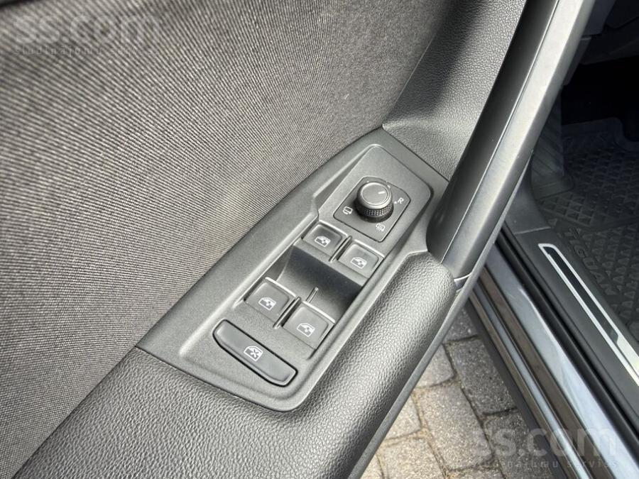 Grey Volkswagen Tiguan 2019 in Jurmala, with an engine capacity of 2.00 L and mileage of 55 thousand km for 20800 €, photo 23 on AUTOMOTO.COM.LV