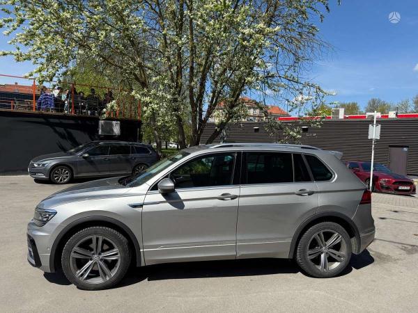 Grey Volkswagen Tiguan 2019 in Klaipeda, with an engine capacity of 1.97 L and mileage of 160 thousand km for 18900 €, photo 1 on AUTOMOTO.COM.LV